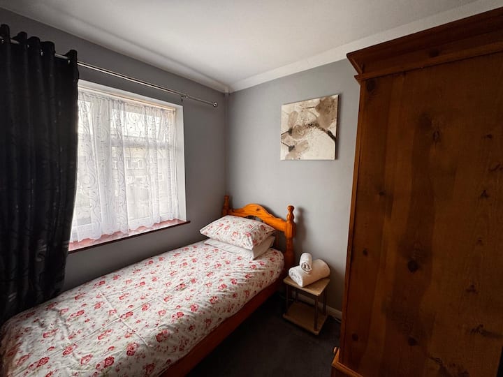 Home Away From Home | Free Parking - Romford