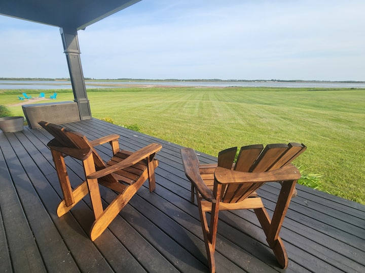 Waterfront Home With Game Room - Summerside
