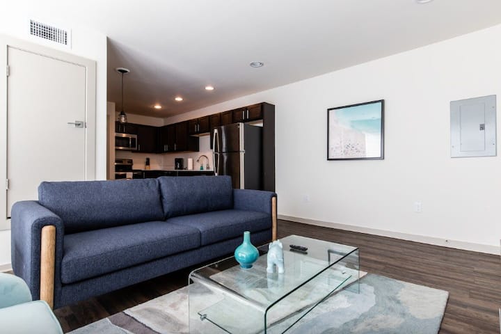 The Reagan 202 - Chic One-bedroom Hideaway - Dallas, TX