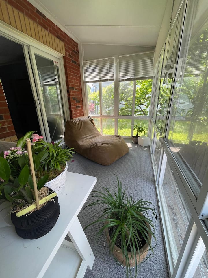 House Downtown 2br/2ba | Near Eaton Centre | Rare - Toronto