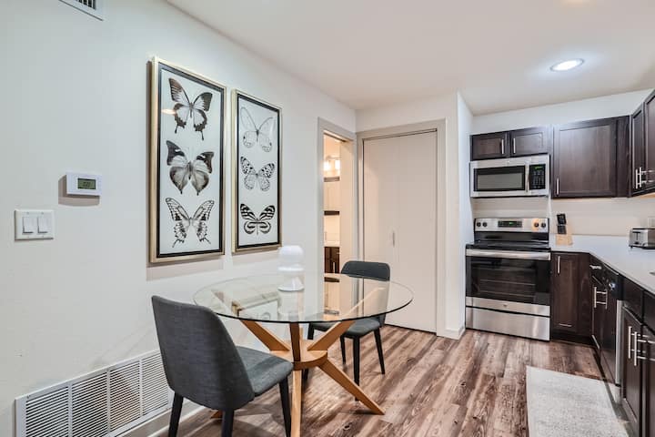 Reagan 103 – Stylish 1br In Gated Community - Dallas, TX