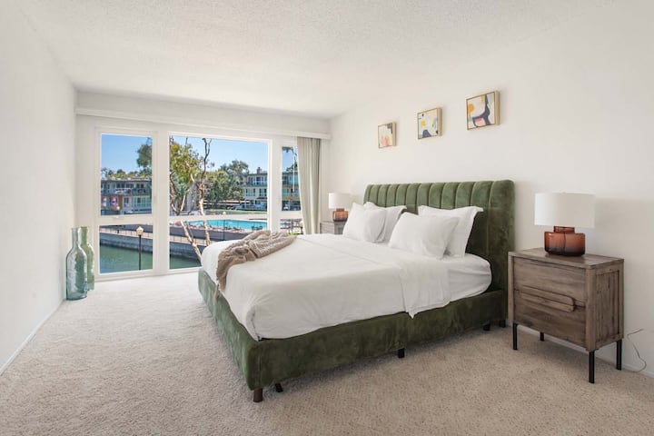 Nautical Nest | Walkable Waterfront Stay - Santa Mónica, CA