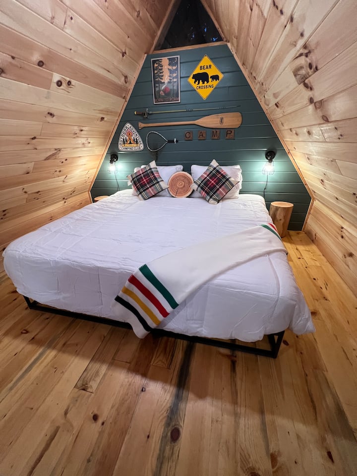 A-frame Camp Cabin 8 W/bathhouse - Bear Lake, MI