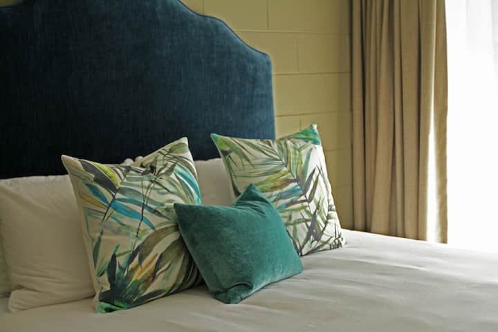 Turquoise Room - Napier
