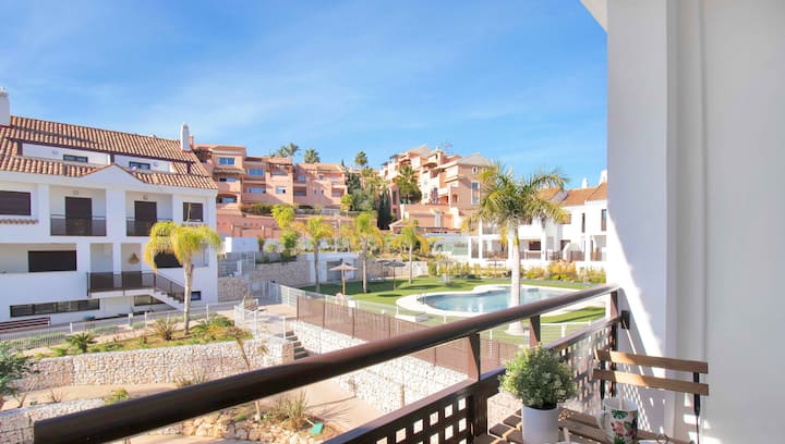 Casa Sur: Spacious & Stylish 4br By The Sea - Calahonda