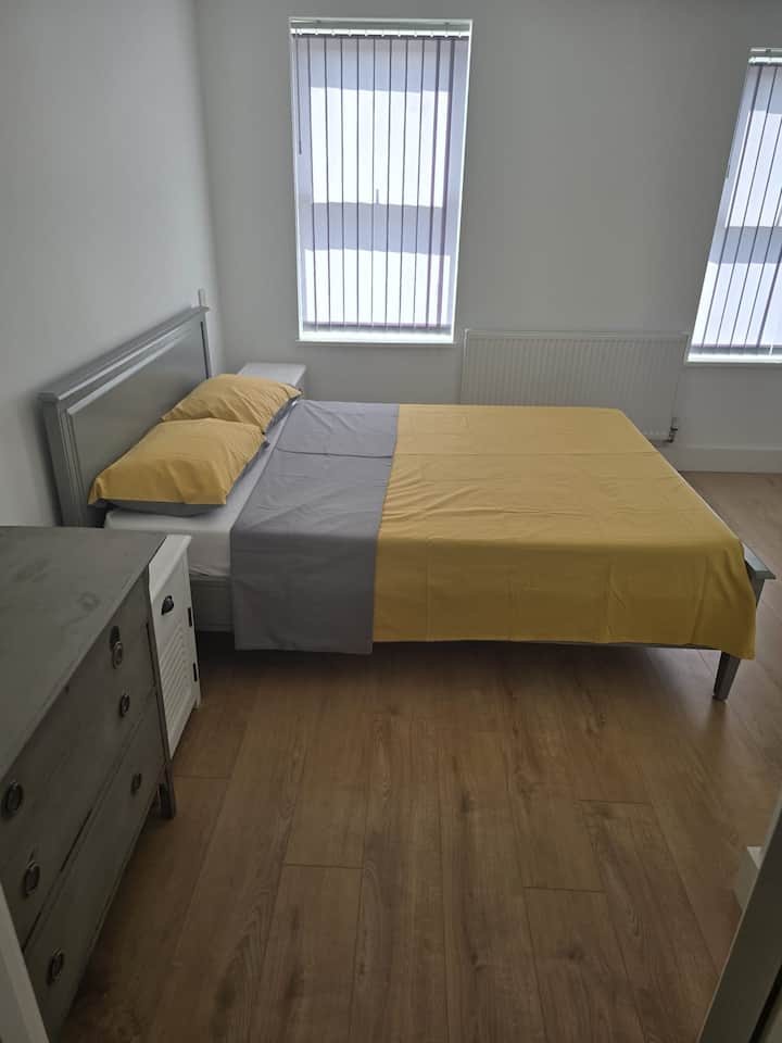Room #2 At 7 Bedroom House
Clacton-on-sea - Frinton-on-Sea