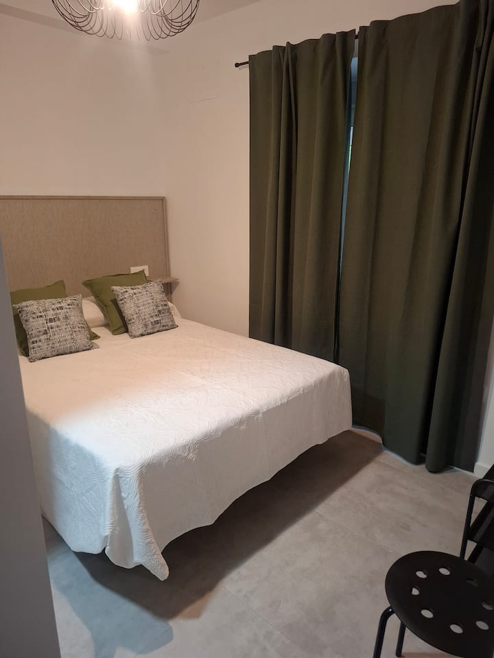 Plaza De España - Habitación 1 - La Carlota