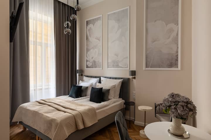 Charm & Chic Studio 24.3 | Main Old Town & Planty - Kraków