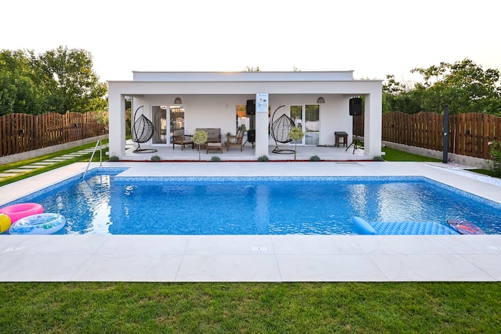 Poolhouse Bavcha - Skopje