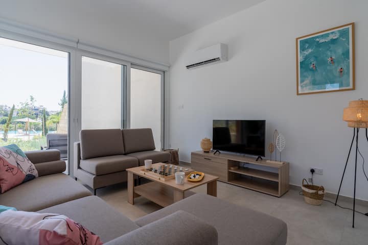 Modern Poolside Villa | Paphos. - Paphos
