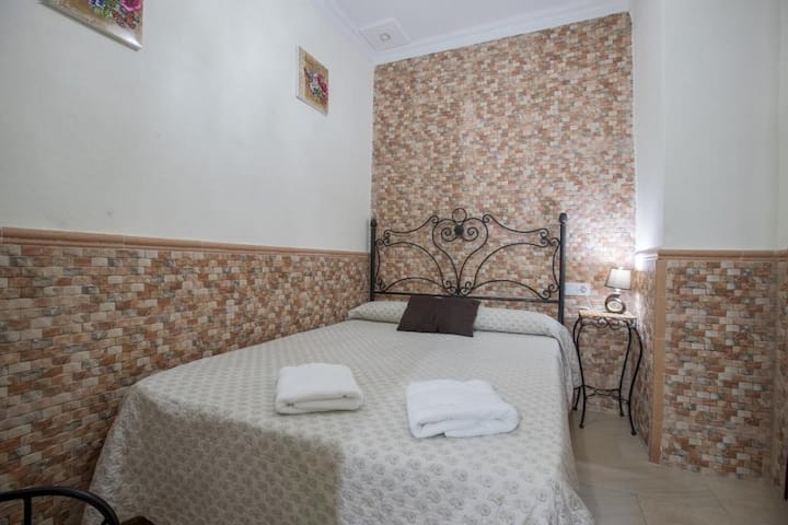Habitación Individual Con Baño Privado - Seville