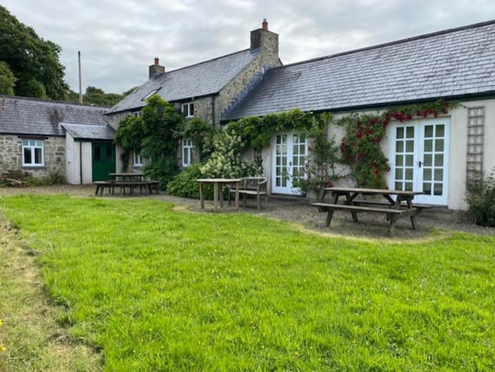 Church Farm Cottage - Fishguard