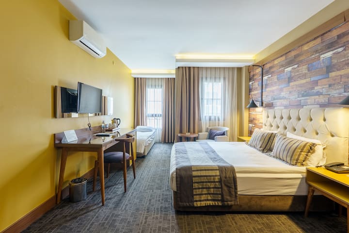 ŞEhrin Kalbinde; Temiz,konforlu Oda Leziz Kahvaltı - Buca