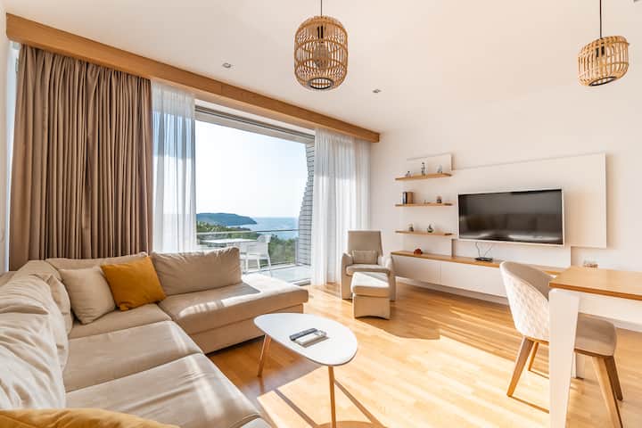Panoramic Duplex In Secluded Luxury Resort + Pool - Albania