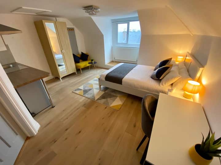 Modern Two Large Double Room - Hounslow