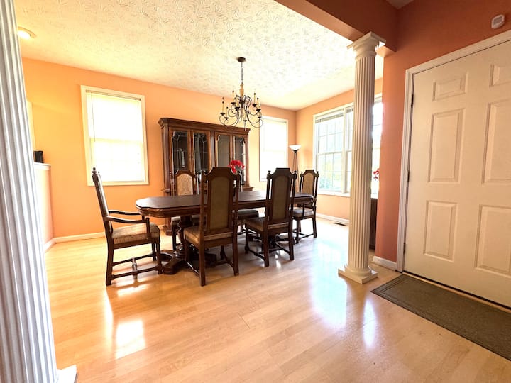 Quiet Spacious Centrally Located 3 Bdr, 2.5 Bath - Dayton