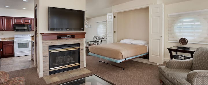 Spacious Clear Lake Sleeps 8 - Nice, CA