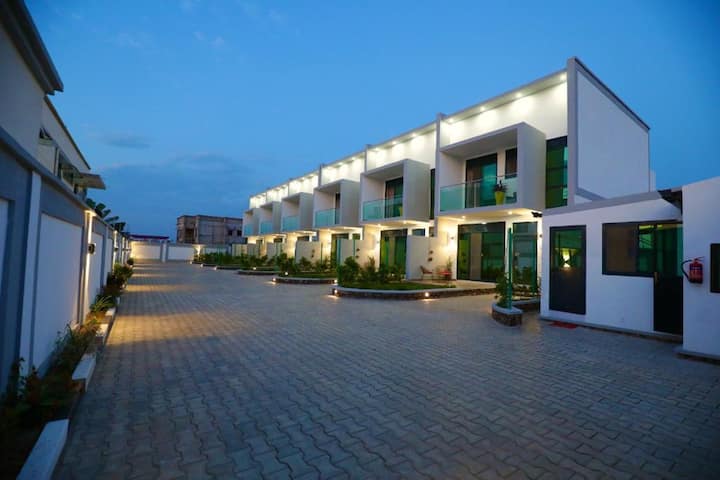 Sunset Apartment 1, Morden With Lake View - Burundi