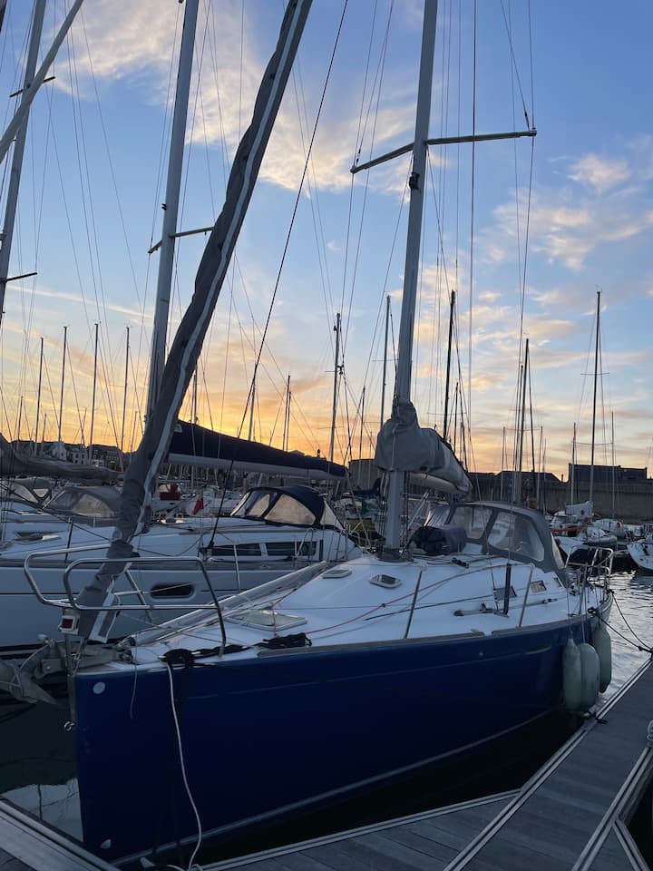 Nuit Insolite Sur Joli Voilier - Concarneau