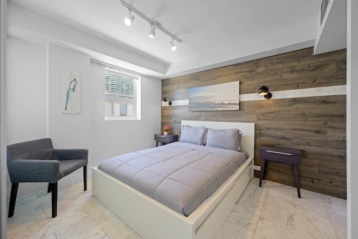 Beachside Charm: Walk To The Beach - Miami Beach