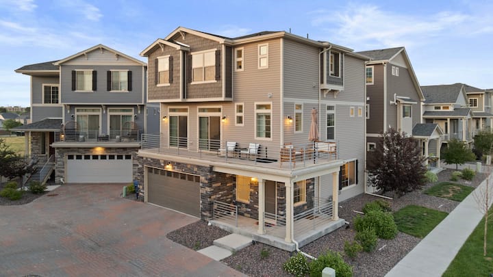 Large Retreat • Pools • Air Hockey • Top Location! - Loveland, CO