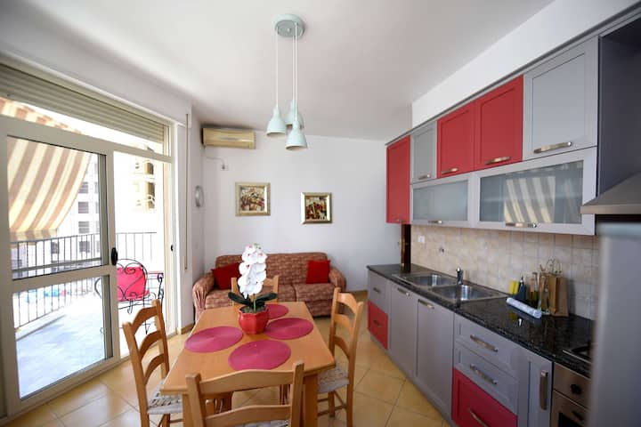 Casa Marea - Bright And Breezy - Golem