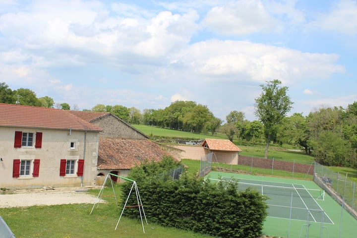 Maison De Campagne Avec Tennis - Montmorillon