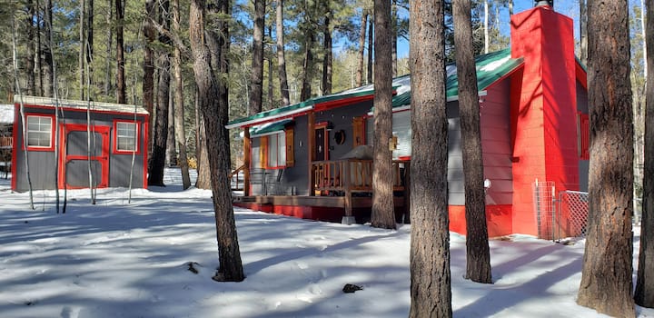 The Knotty Bear - Greer, AZ