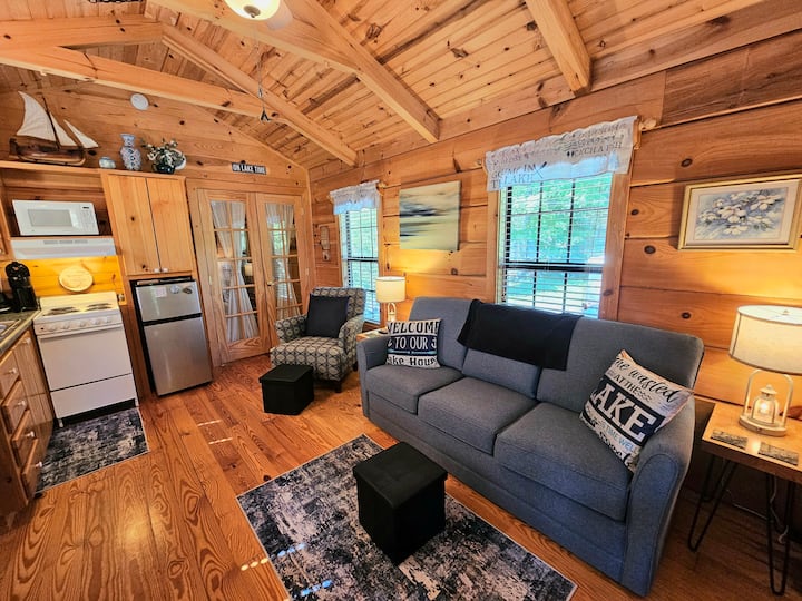 Dogwood Cabin-stay 4 Nights Pay 3! - Sevierville, TN