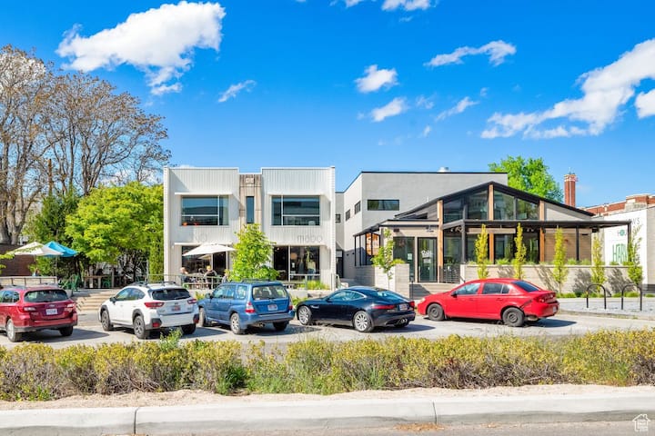 Chic 1br Retreat: 9th&9th/sugarhouse Hotspot - Salt Lake City, UT