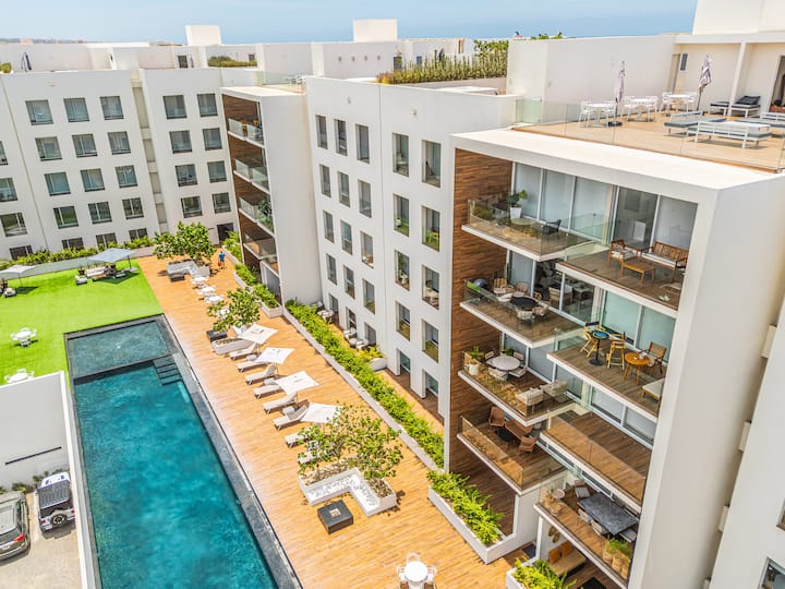 3 Blocks From El Medano Beach! | Marea Los Cabos - Cabo San Lucas