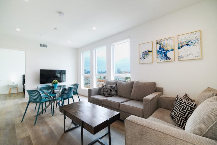 Cute Larchmont Village 2 Bedroom - Beverly Hills, CA