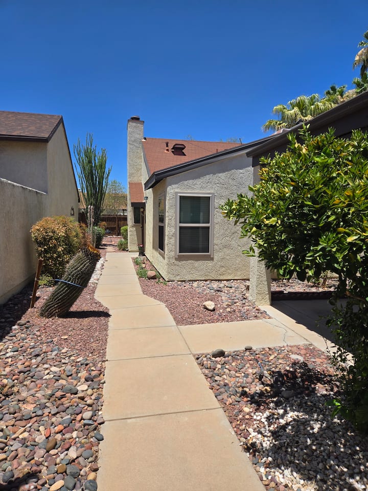 2br 2ba W/garage Patio Home Ne Tucson - Tucson, AZ
