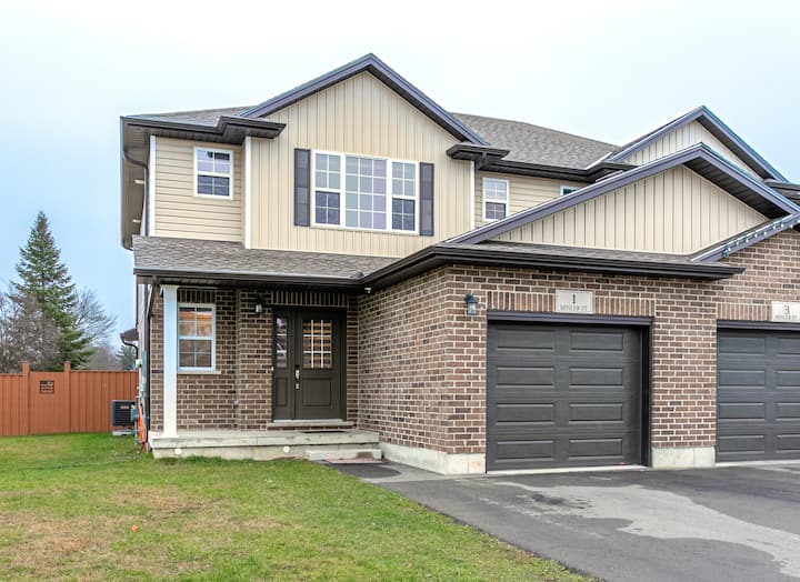 Stay For Work Or Play/4bdrm/close To 401/amenities - Ingersoll
