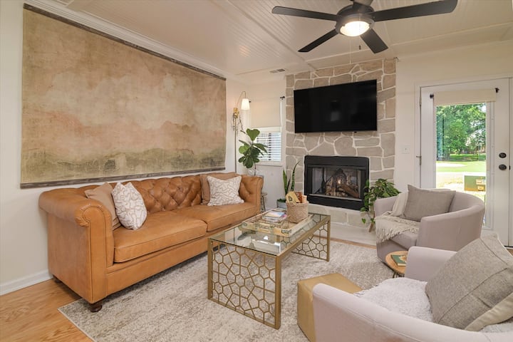 New* Designer Townhome | 2br/2.5ba On Golf Course! - Piper Glen Drive – Charlotte