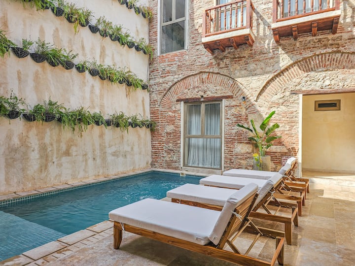 Luxury 11 Bedroom - Pool, Rooftop, Jacuzzi, Staff - Cartagena de Indias