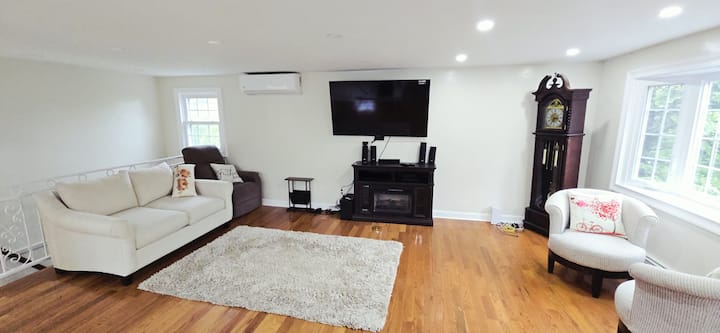 Lovely 2 Bedroom - New York John F. Kennedy Airport (JFK)