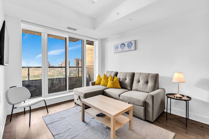 Walk To Transit/shops-pond View-parking-gym-pool - Oakville