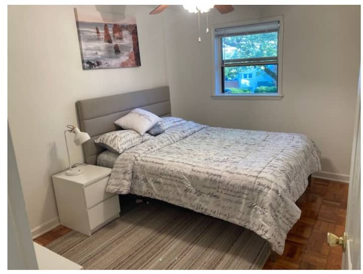 Light Filled Quiet Room. - Arlington, VA