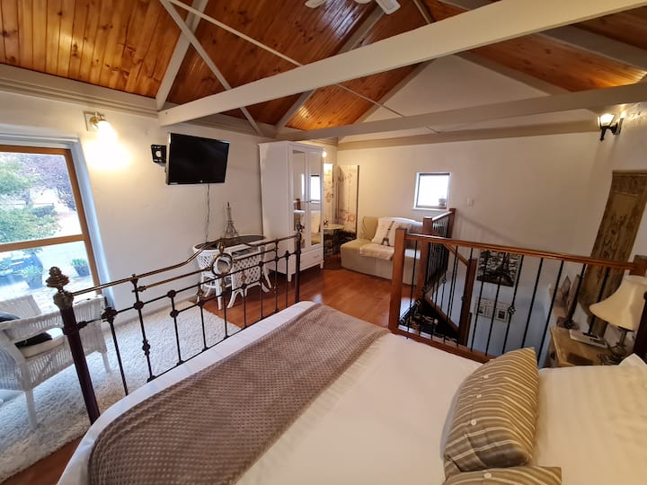 The Hayloft 1890s Stone Cottage - Springton