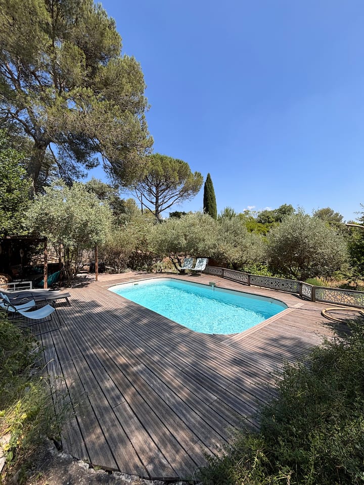 Charmant Pied-à-terre  Avec Accès Piscine - Nîmes