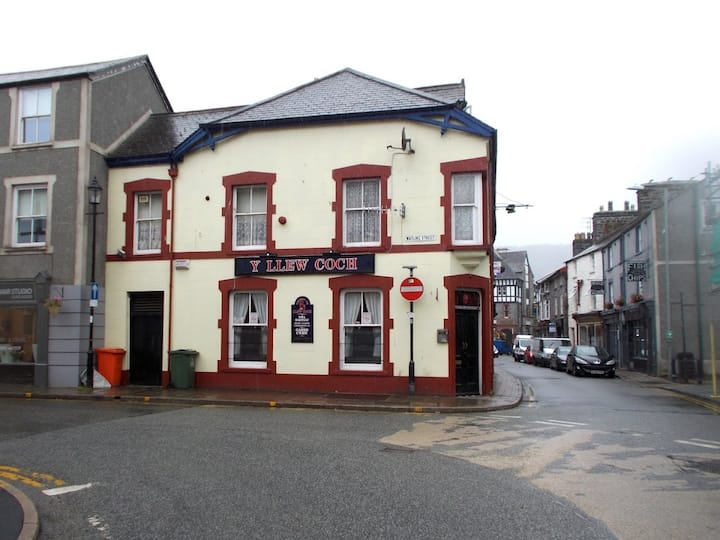 Stay At The Red Lion - Snowdonia