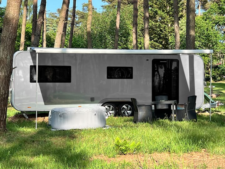 Luxuswohnwagen 4 Mit Whirlpool - 烏瑟多姆島