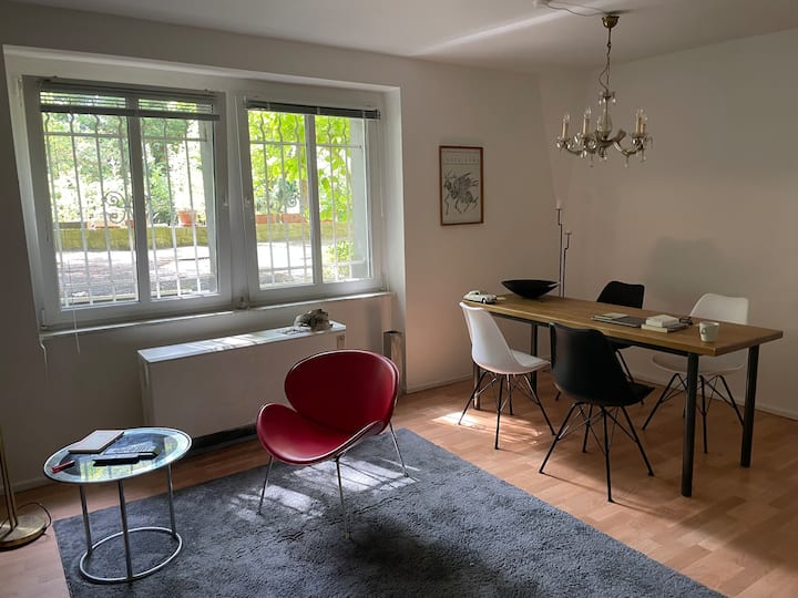 Grunewald Messe/icc 
Souterrain, Separater Eingang - Berlin