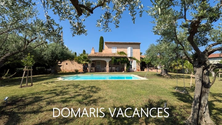 Demeure De Charme Avec Piscine - Fréjus