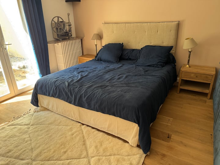 Chambre Dans Villa - Versailles
