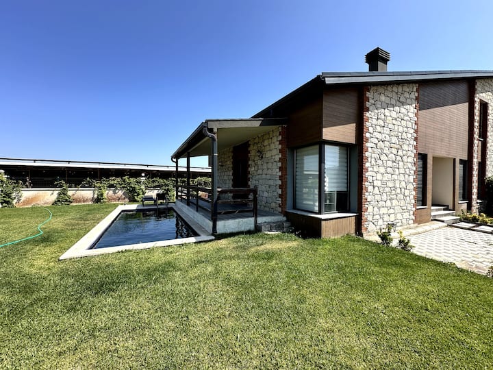 Kuşçular'da Keyif Zamanı! Heybeli Villa - Urla