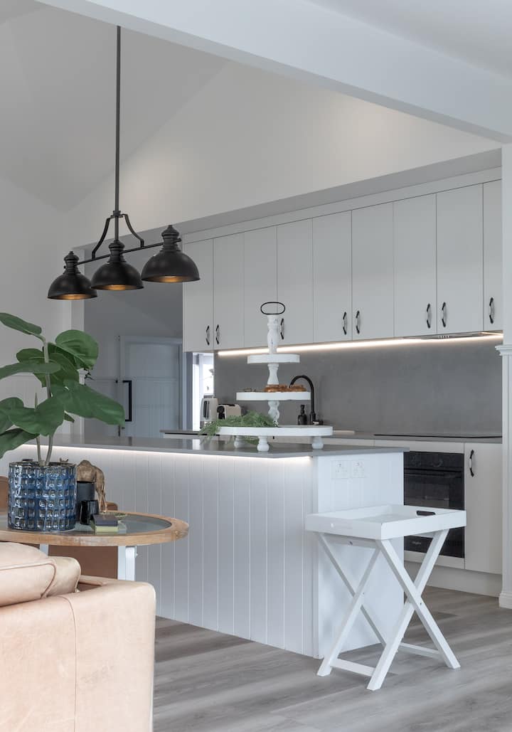 Sunset Waters | Luxe 3 Bed 3 Bath | Heated Pool - Burrum Heads