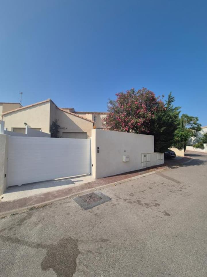 Maison De Vacances Familiale Piscine Jacuzzi - Frontignan