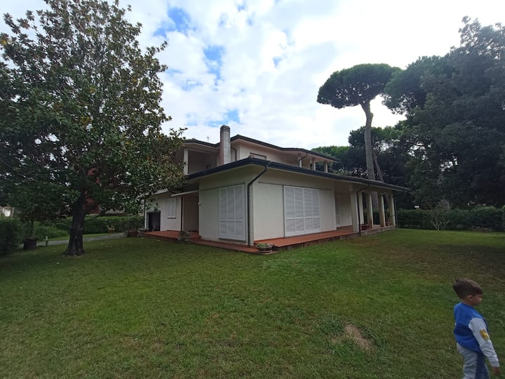 Villa In Versilia Vicino La Mare - Viareggio